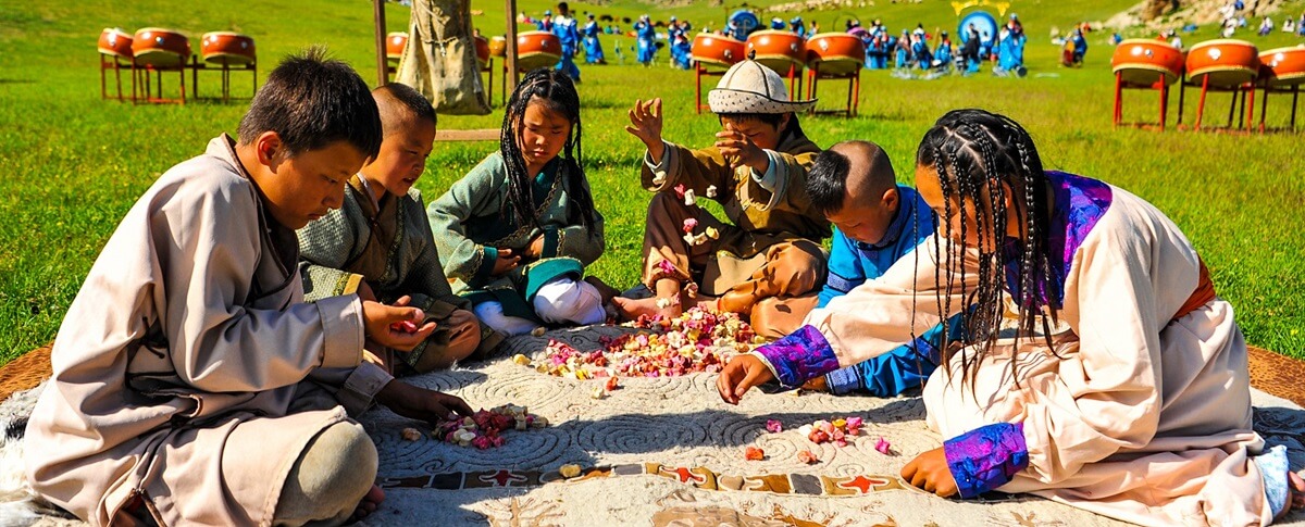 Mongolian traditional games played on horseback - Discover Altai
